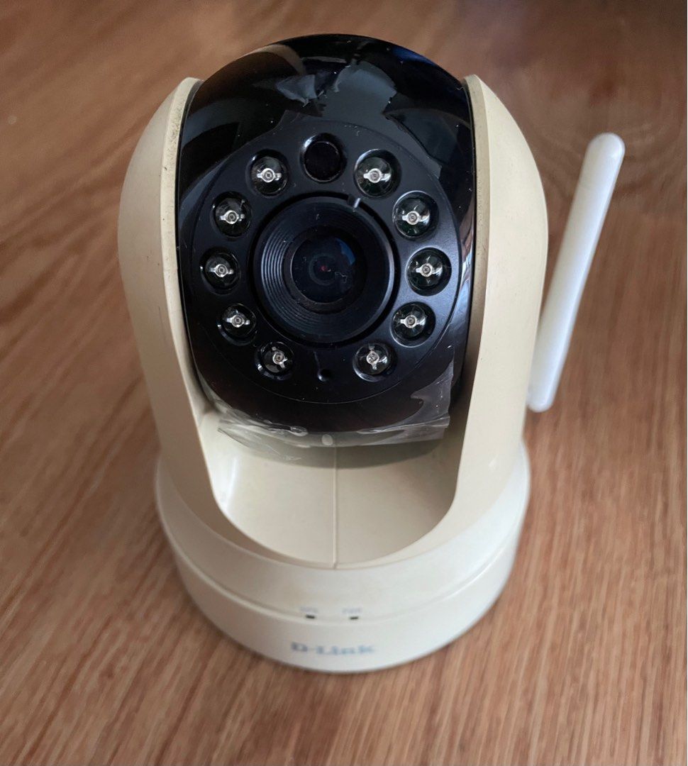 Wireless N Day & Night Pan/Tilt Cloud Camera DCS-5020L, Furniture ...
