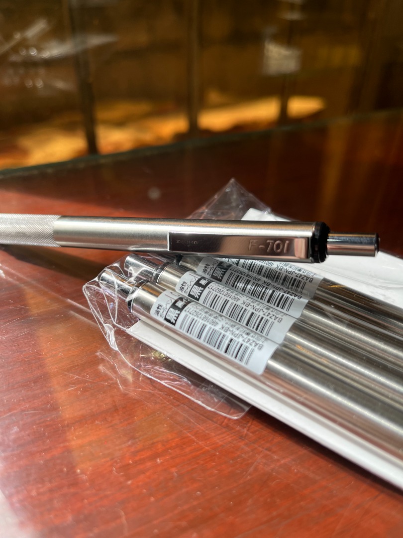 ZEBRA F-701 ALL METAL Ballpoint Retractable Pen, Hobbies & Toys ...