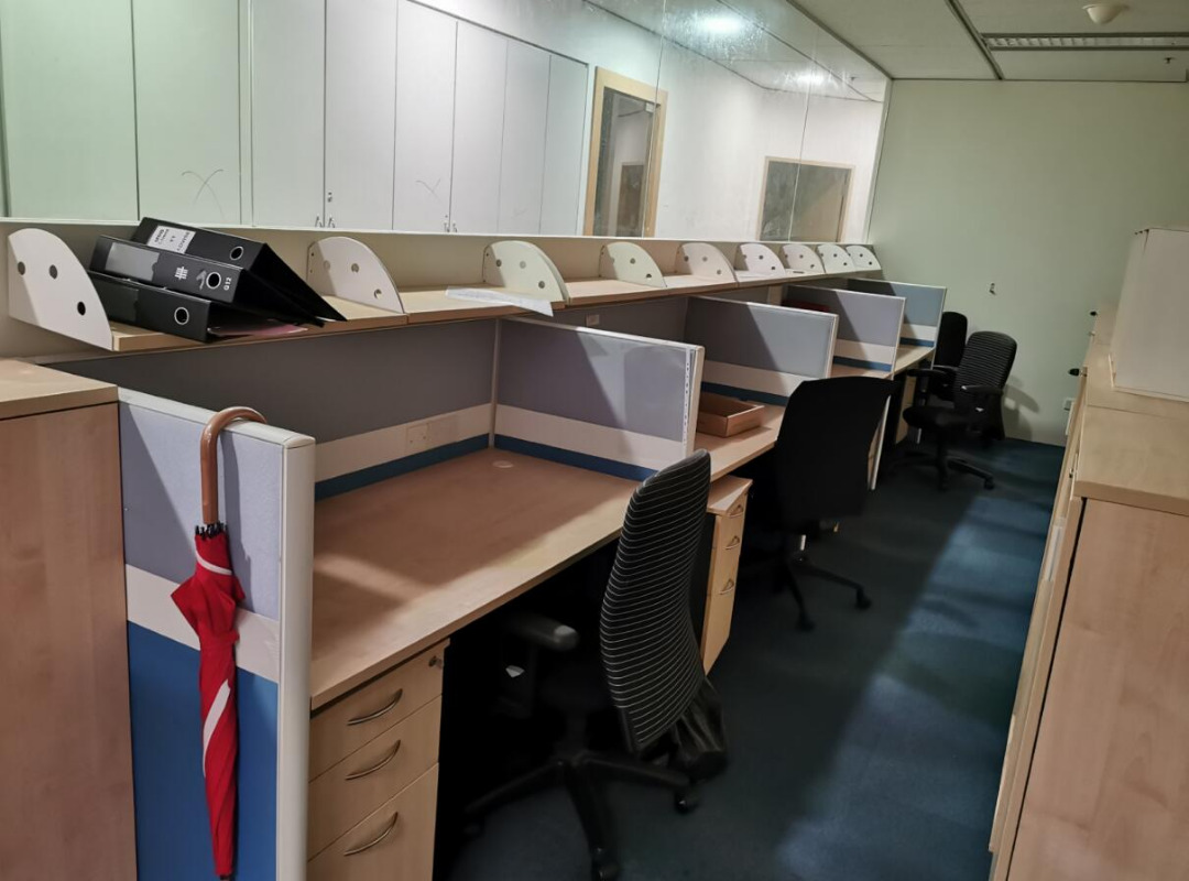 2 in 1, 3 in 1, 4 in 1, 8 in 1, Executive Workstation, with partion ...