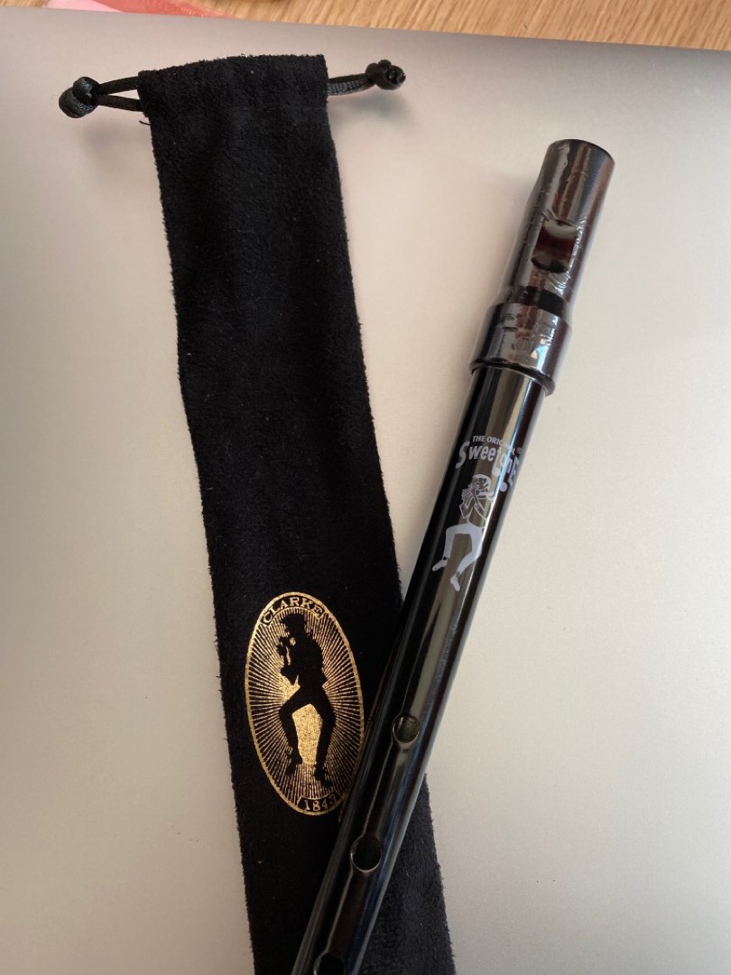 全新黑色錫笛 高音哨笛 Tin Whistle(連套) 興趣及遊戲 音樂、樂器 And 配件 樂器 Carousell