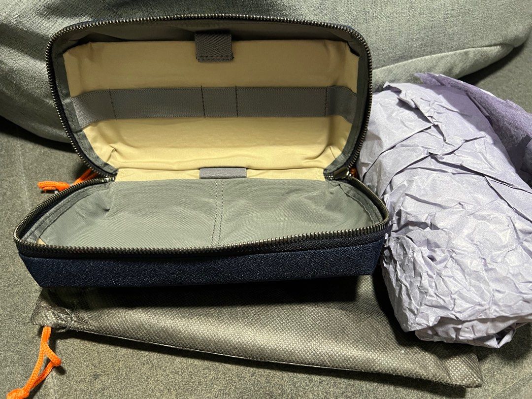 Bellroy Tech kit, Men's Fashion, Bags, Belt bags, Clutches and Pouches ...