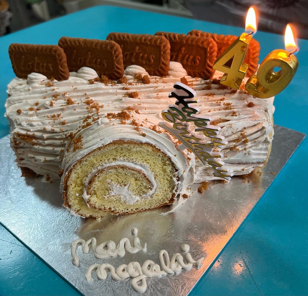 Biscoff log cake, Food & Drinks, Homemade Bakes on Carousell