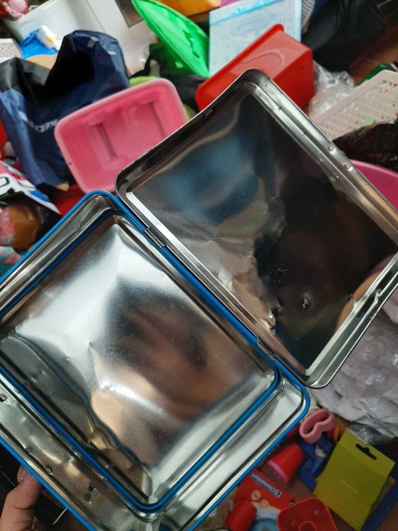 Box kaleng mr men, Serba Serbi, Others di Carousell