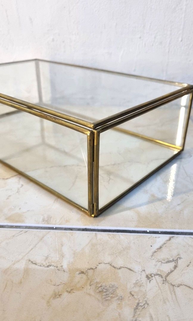 Box Perhiasan Kaca aksen lis gold, Fesyen Wanita, Perhiasan di Carousell