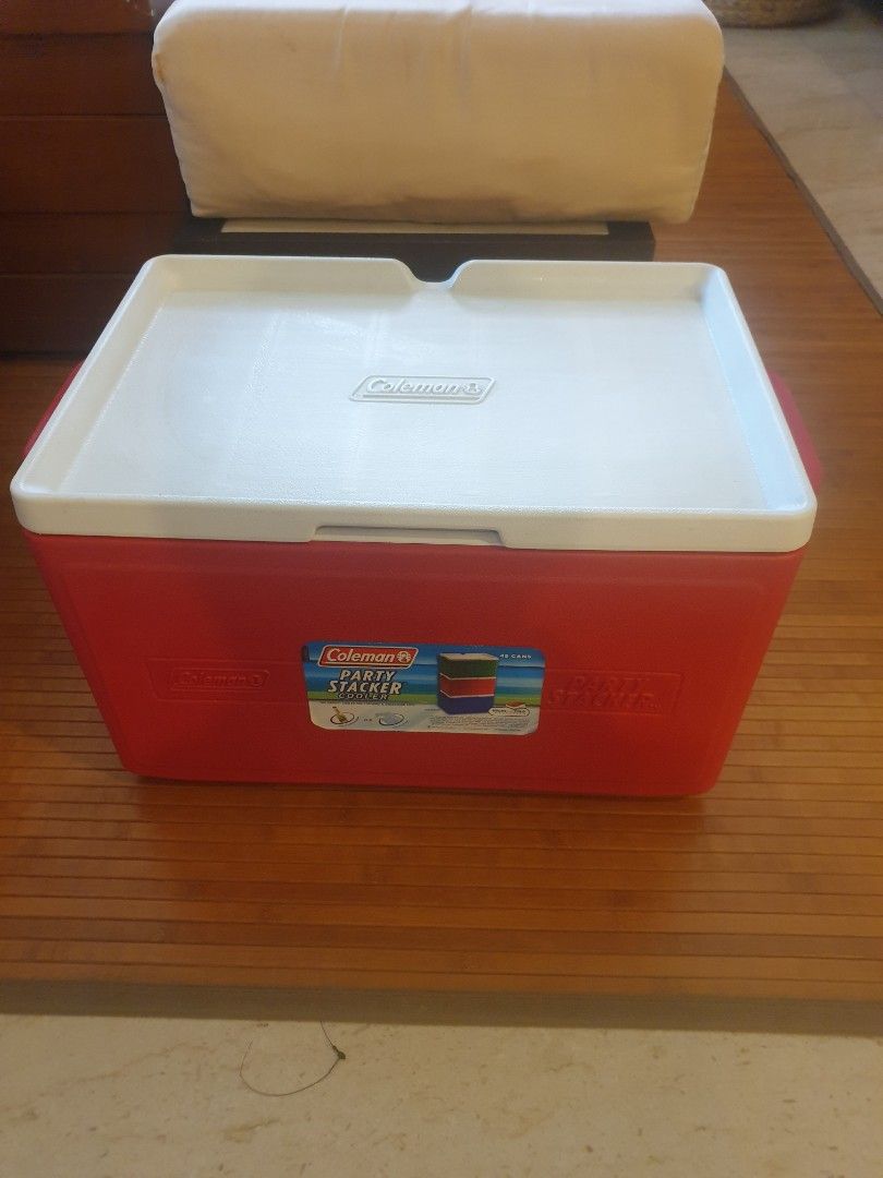 Coleman Cooler Box 48cans, Sports Equipment, Hiking & Camping on Carousell