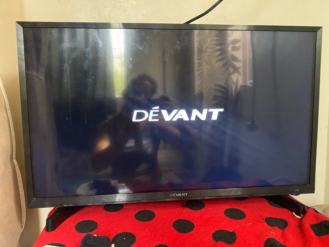 DEVANT 32" LED TV, TV & Home Appliances, TV & Entertainment, TV on ...
