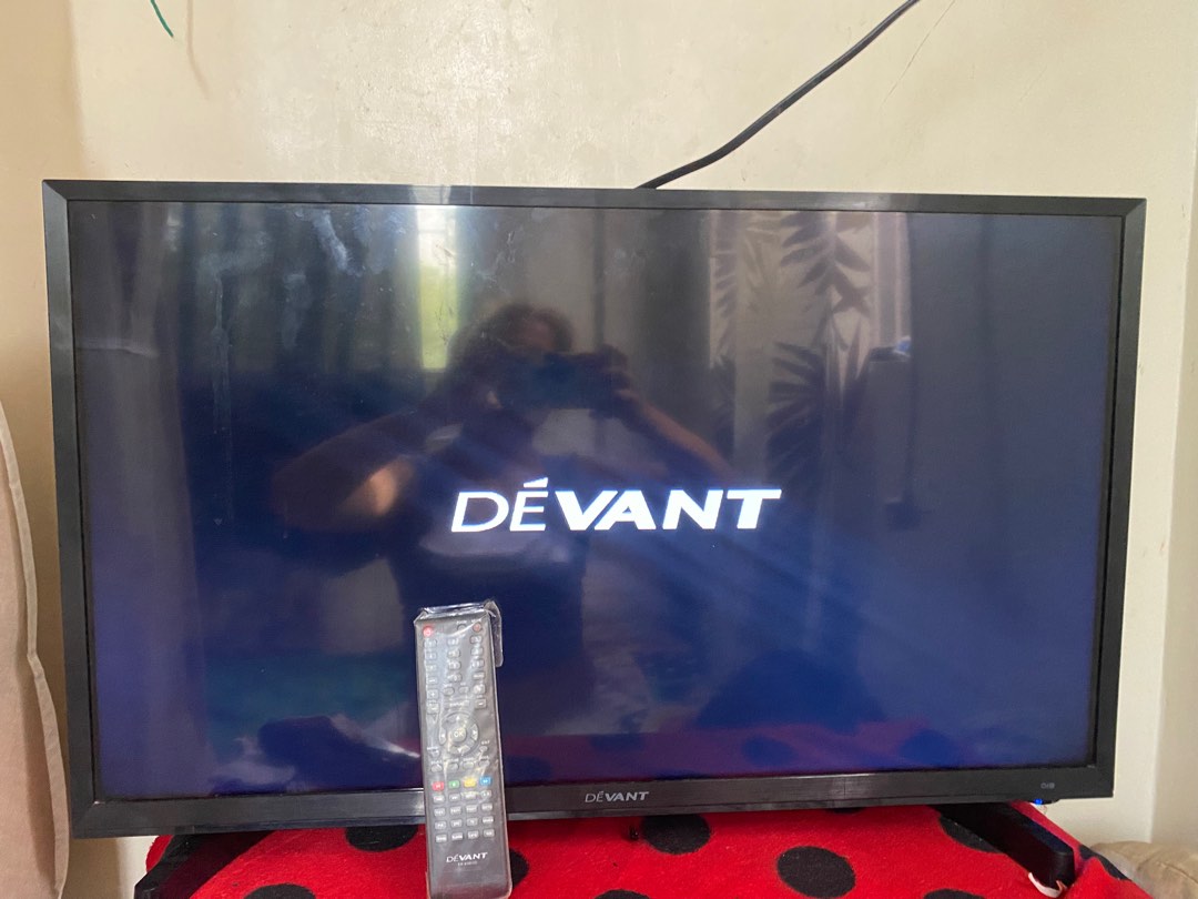 DEVANT 32" LED TV, TV & Home Appliances, TV & Entertainment, TV on ...