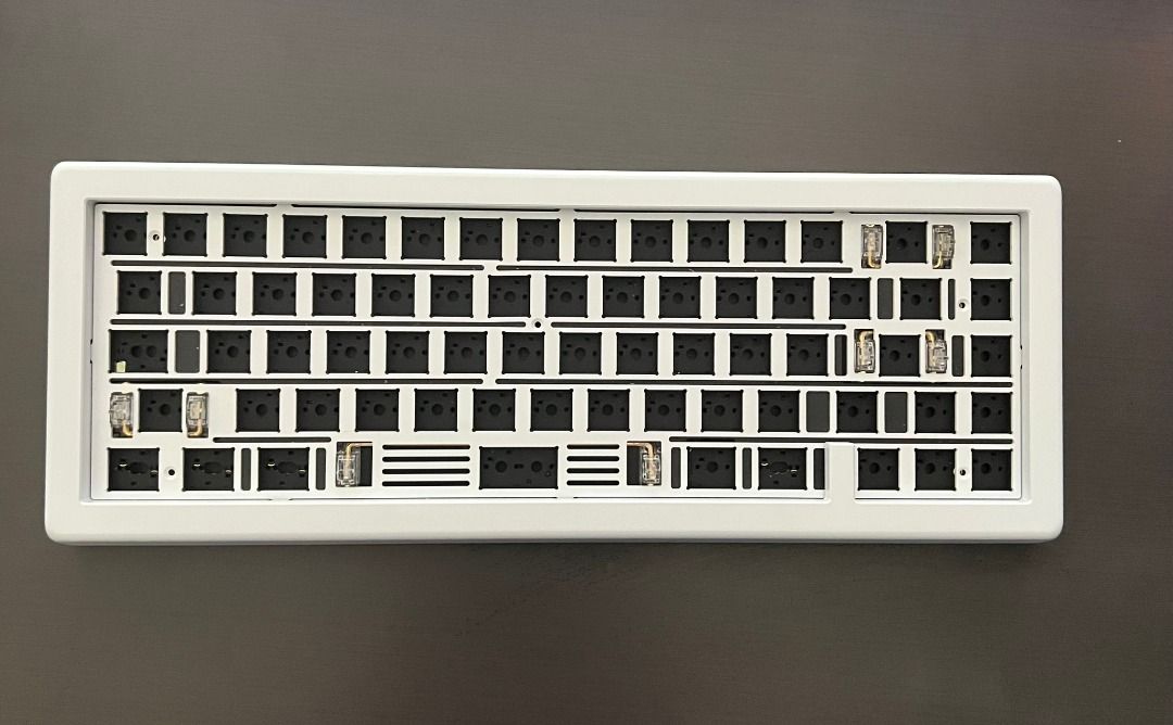 Earth 65 Keyboard modded barebones kit, Computers & Tech, Parts ...