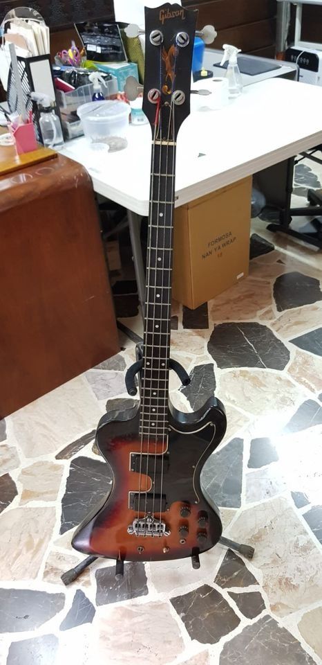 Gibson Artist Rd Bass Guitar Vintage 1977 Hobbies And Toys Music And Media Musical