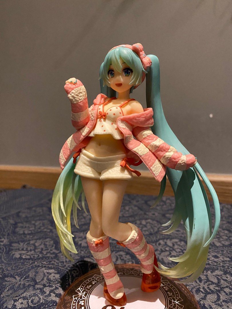 Hatsune Miku Figurine, Hobbies & Toys, Toys & Games on Carousell