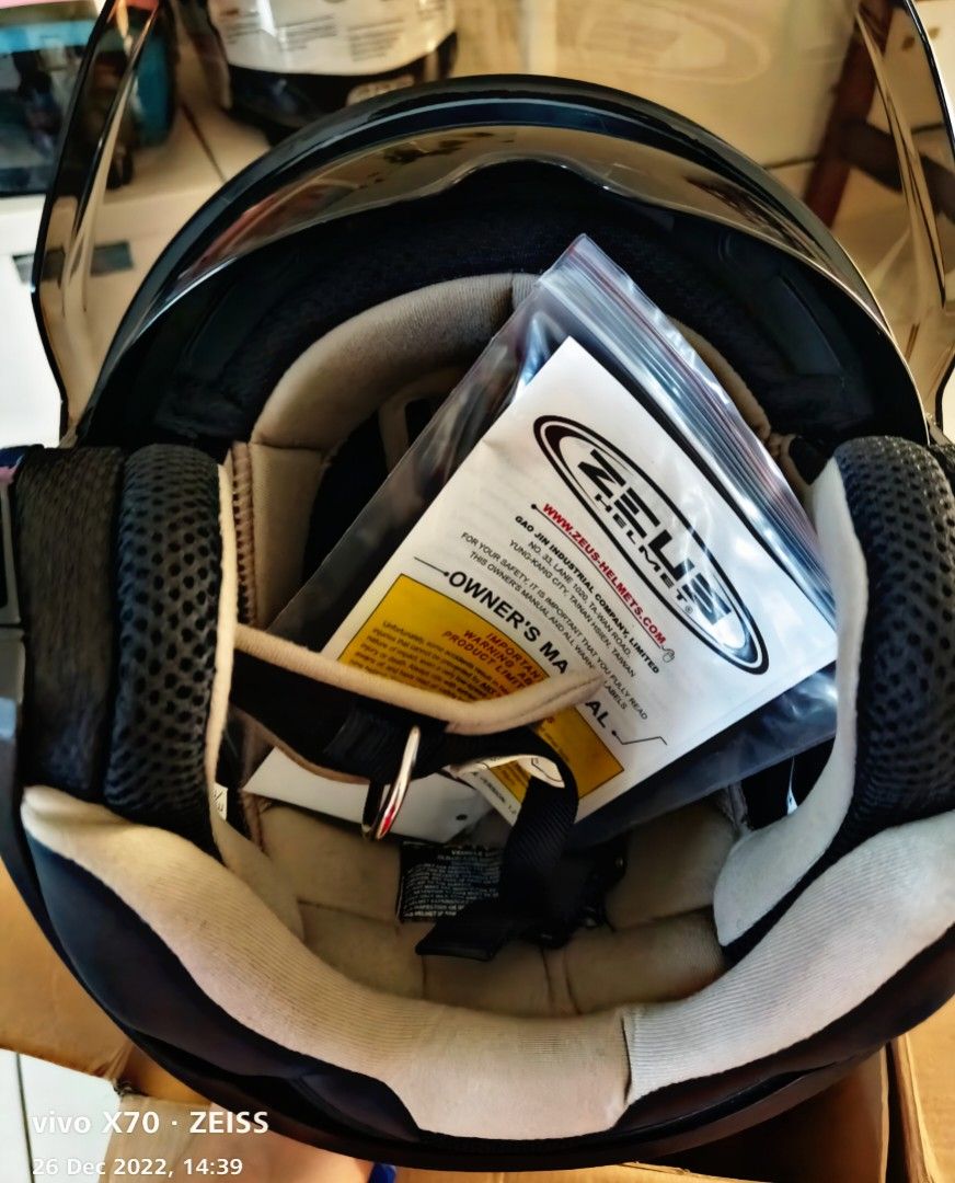 Helmet Zeus, Motorbikes on Carousell