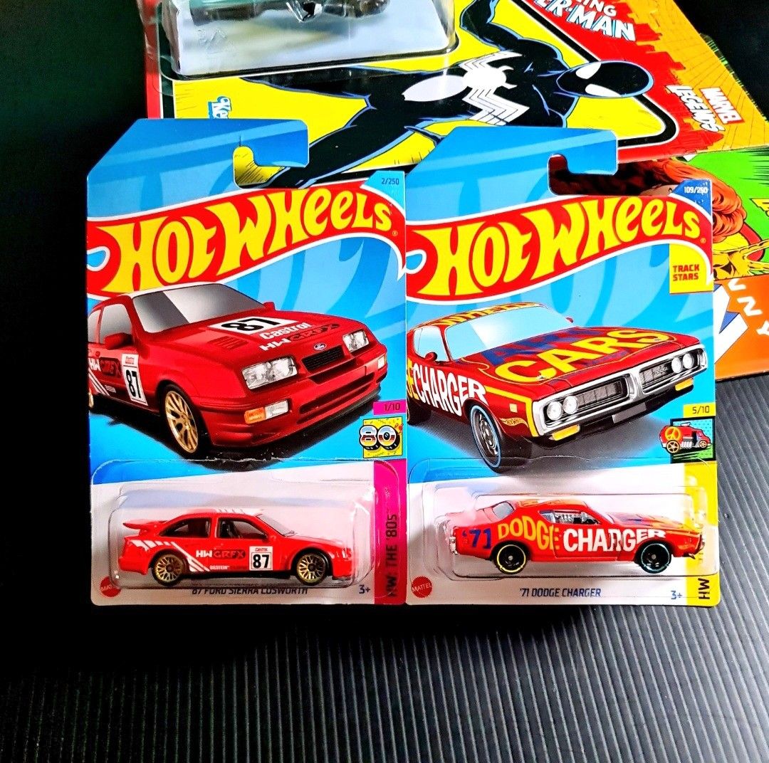 Hot Wheels Track Stars '71 Dodge Charger, '87 Ford Sierra Cosworth ...