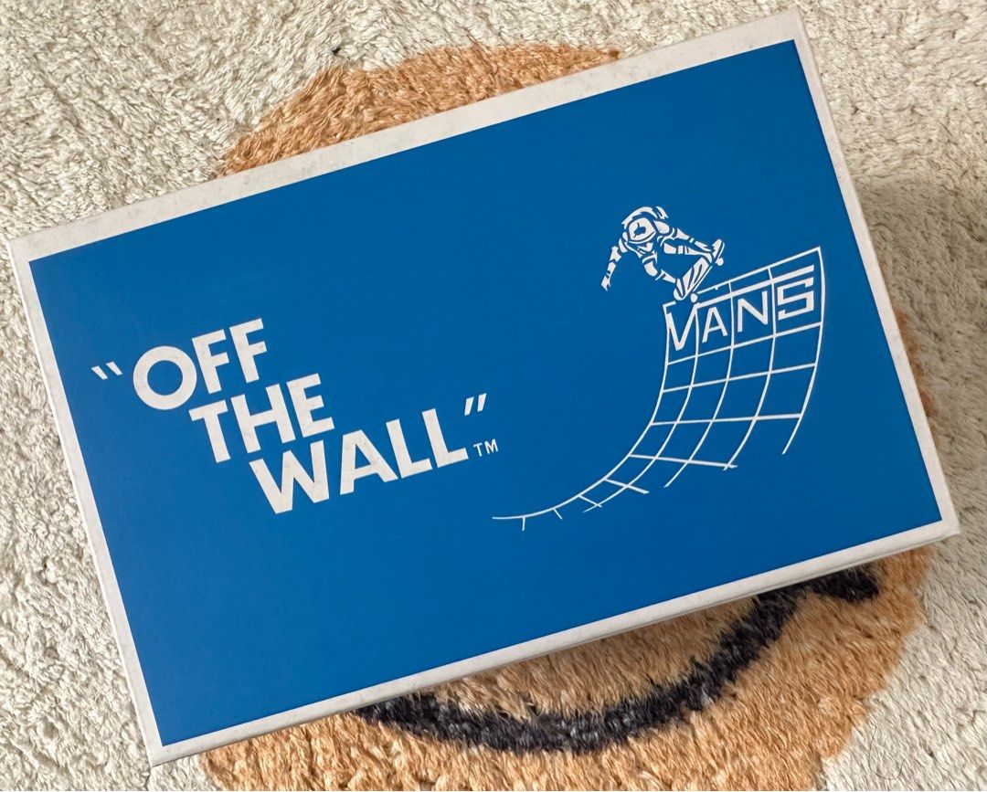 How2work Siu Ming The Reader Kila Cheung x Vans, 興趣及遊戲, 玩具 & 遊戲類 ...