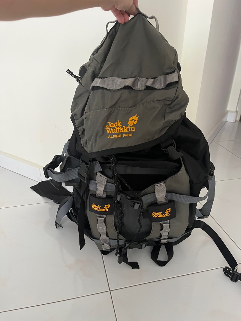 Jack Wolfskin Backpack, Men's Fashion, Bags, Backpacks on Carousell