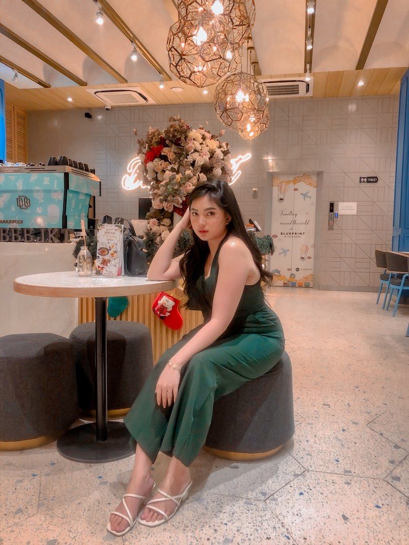 Jumpsuit ijo botol, Fesyen Wanita, Pakaian Wanita, Jumpsuits di Carousell