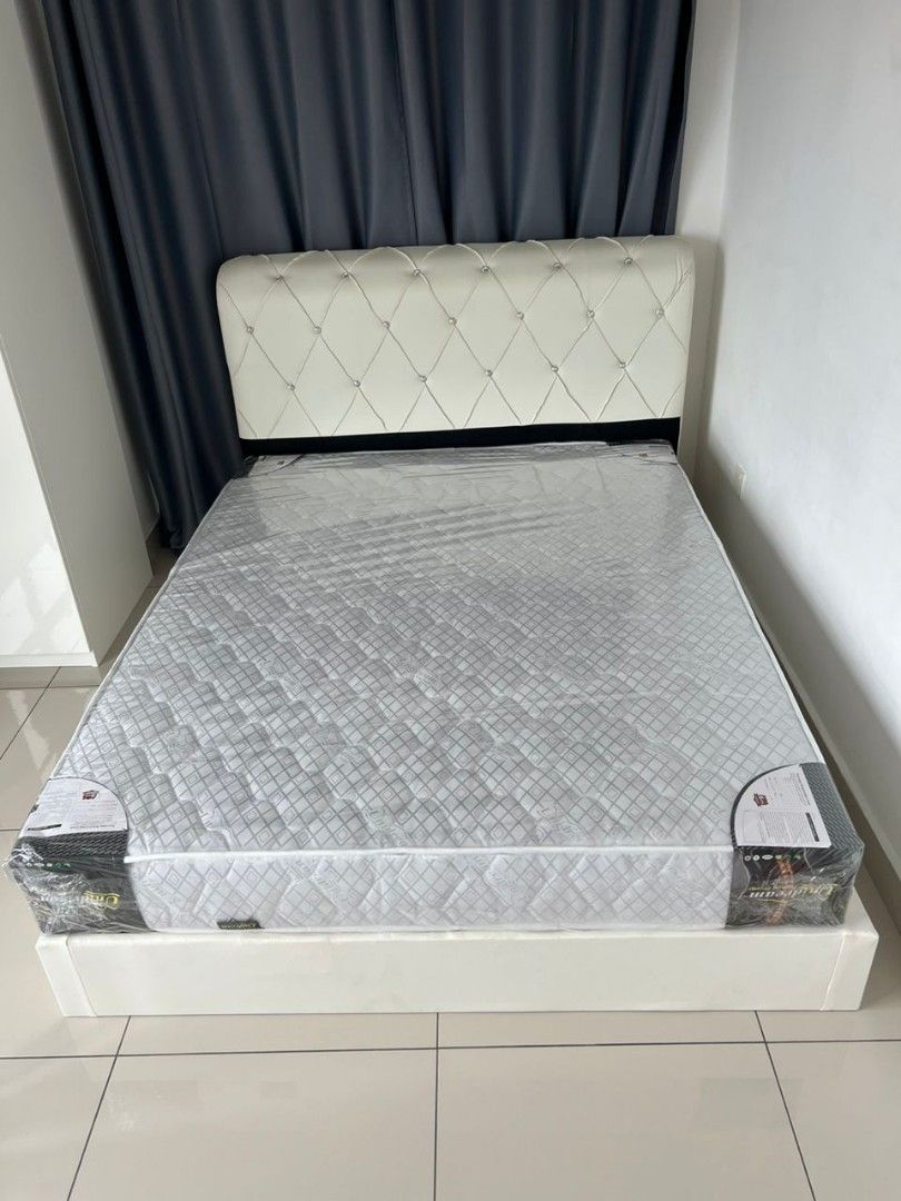 Katil tilam queen, Furniture & Home Living, Furniture, Bed Frames ...