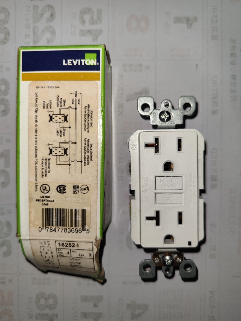 LEVITON GFI Receptacle: Commercial, Std Duplex, Flush Mount, 20 A, 125V ...