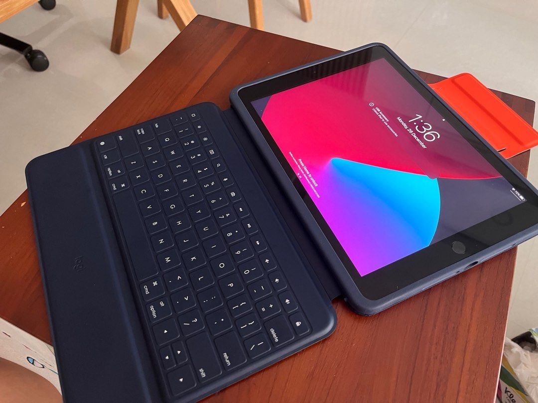 Logitech Rugged iPad Keyboard Case, Mobile Phones & Gadgets, Tablets ...