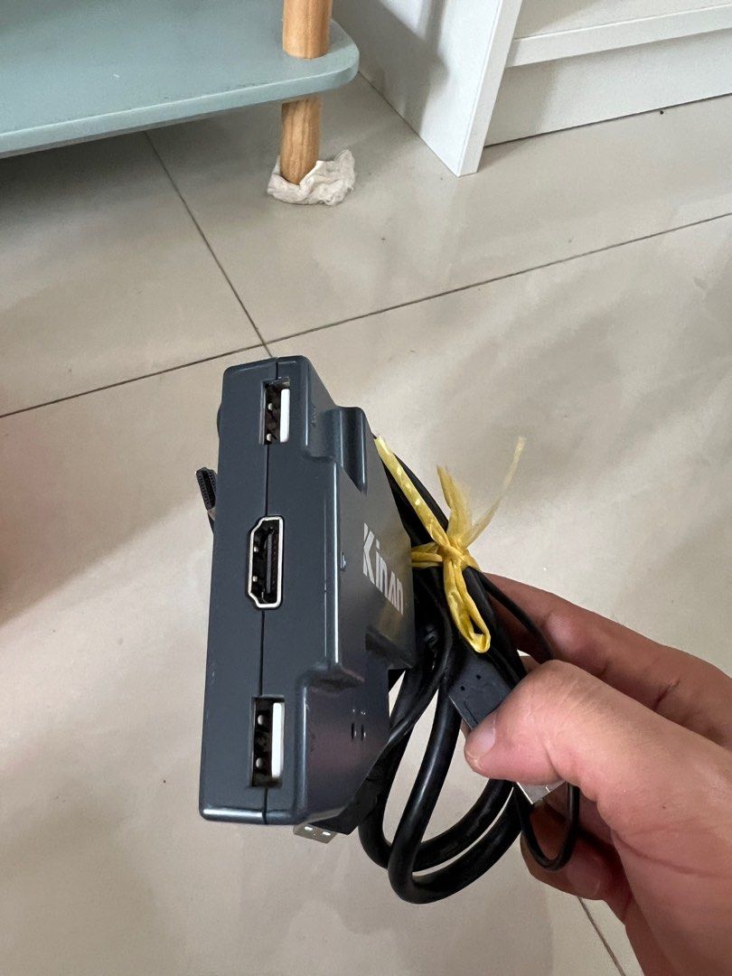 Monitor adaptor of quick switch to two computers, Computers & Tech ...