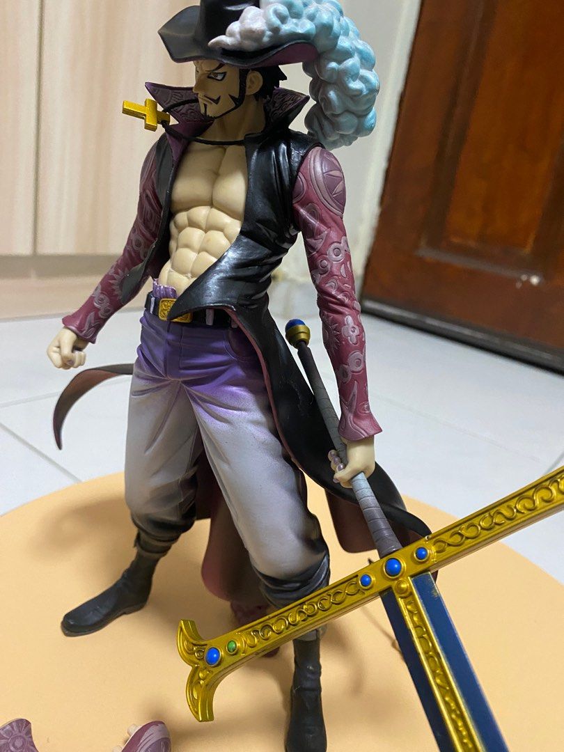 One Piece Jracule Mihawk / Dracule Mihawk, Hobbies & Toys, Toys & Games ...