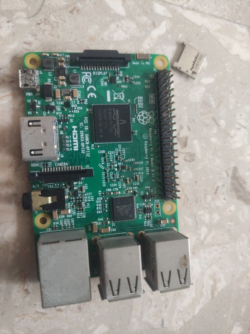 Raspberry Pi 3B with broken microSD reader, Computers & Tech, Parts ...