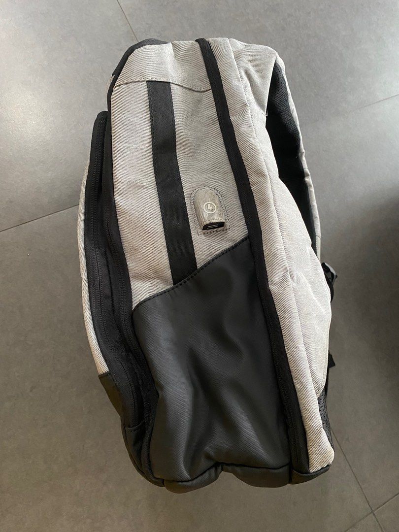 ReeYee GPS Anti-theft Backpack, Men's Fashion, Bags, Backpacks on Carousell