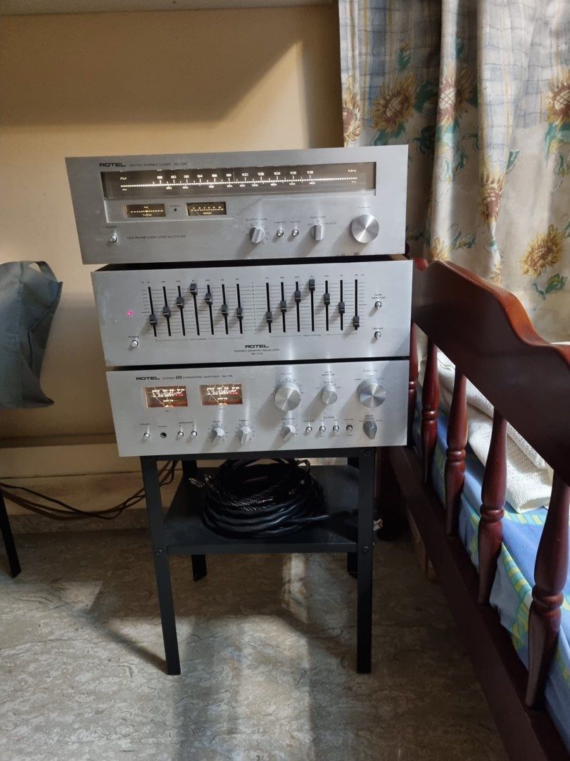 ROTEL Amplifier Equalizer Tuner + Sony Speaker RA-714 RE-700 RT-726 ...