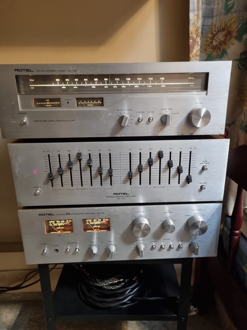 ROTEL Amplifier Equalizer Tuner + Sony Speaker RA-714 RE-700 RT-726 ...