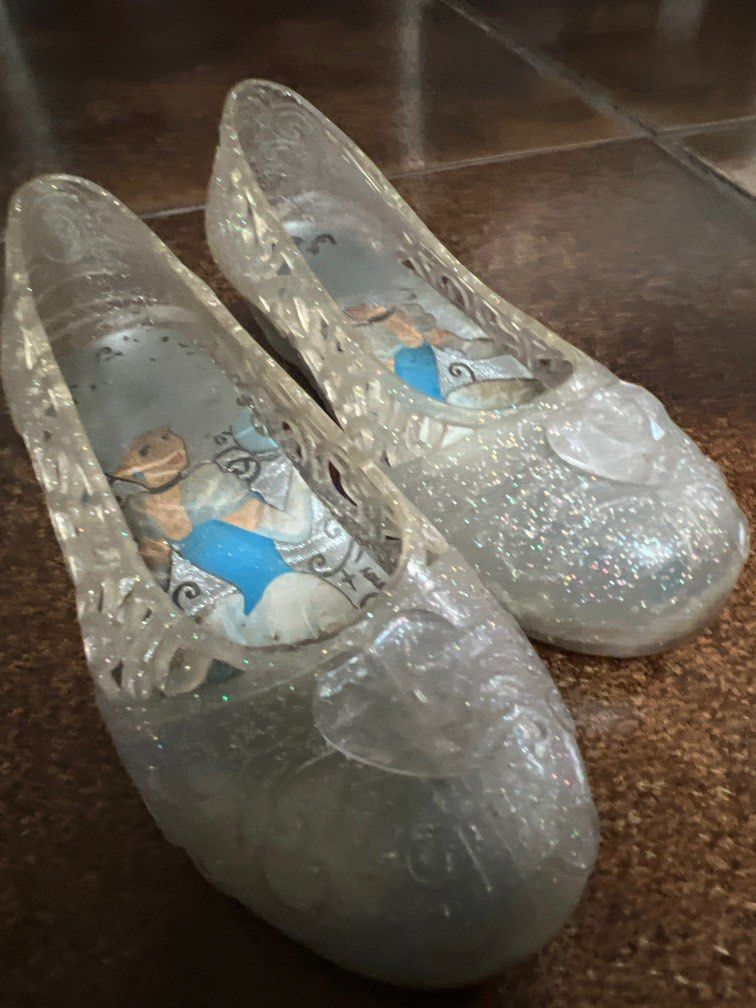 Sepatu cinderella size 10 disney original, Bayi & Anak, Baju Anak ...