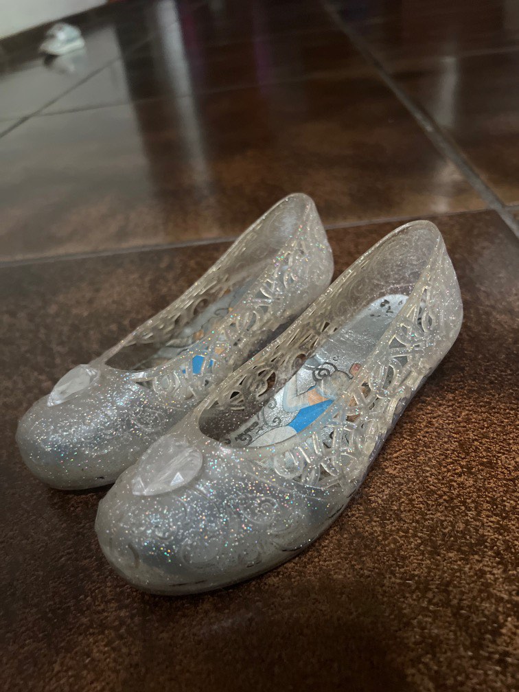 Sepatu cinderella size 10 disney original, Bayi & Anak, Baju Anak ...