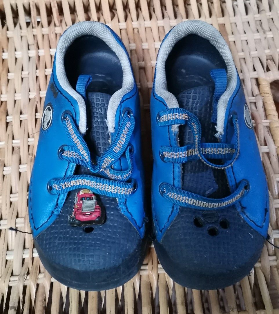 Sepatu crocs size C10, Bayi & Anak, Lainnya di Carousell