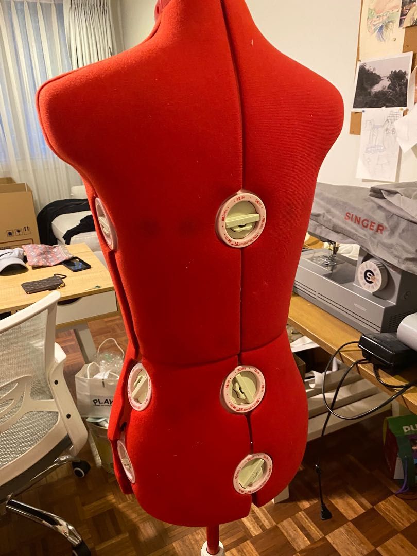 Singer Adjustable Dress Form, Hobbies & Toys, Stationary & Craft, Craft ...