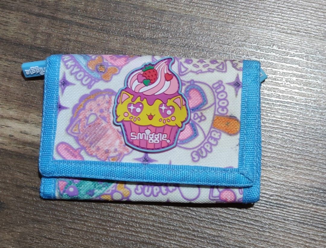 SMIGGLE DIY color velcro wallet, Women's Fashion, Bags & Wallets, Wallets & Card holders on ...