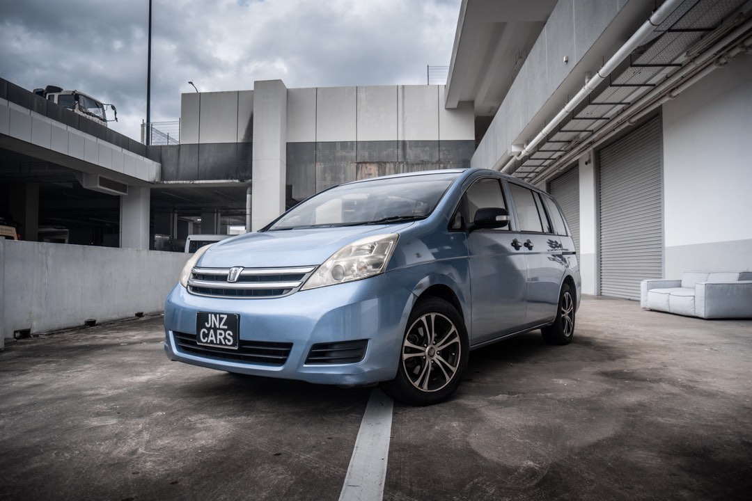 Toyota Isis 1.8LX Auto, Cars, Used Cars on Carousell