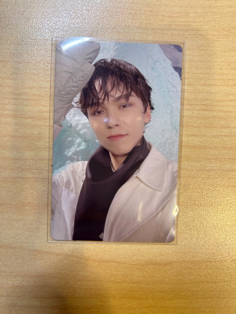 WTT seventeen svt vernon sector 17 weverse ver, Hobbies & Toys, Memorabilia & Collectibles, K ...