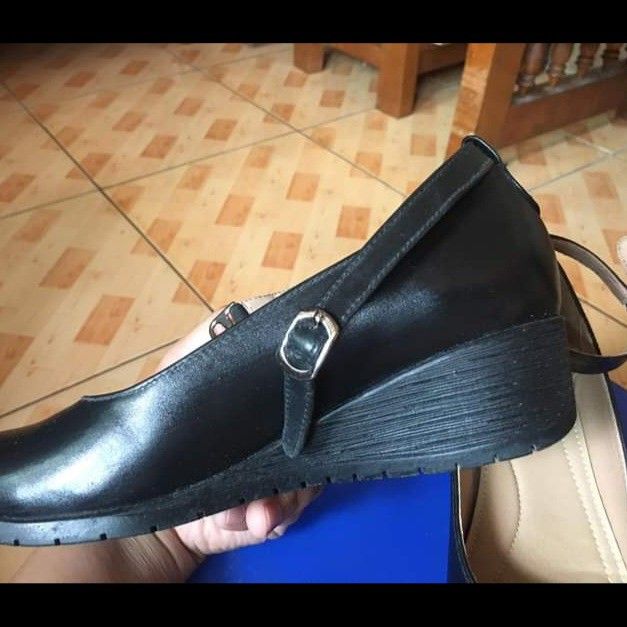 BANDOLINO | School Shoes Wedge Super Sale!, Women's Fashion, Footwear ...