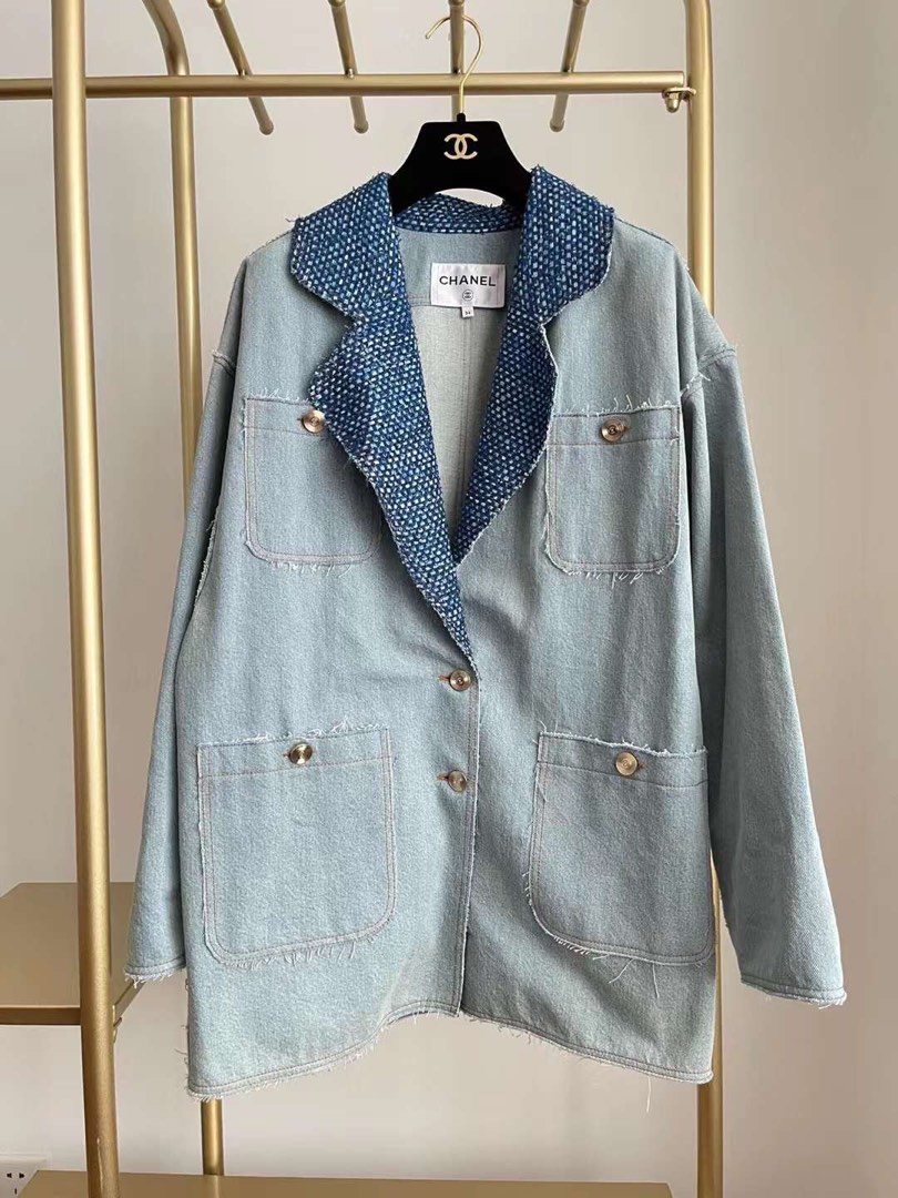 Chanel Denim Jacket 2020, 名牌, 服裝 - Carousell