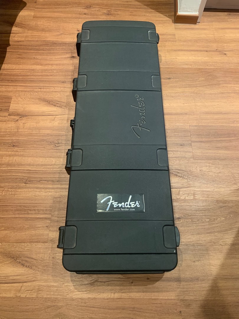 Fender Jazz Bass Hard Case, Hobbies & Toys, Music & Media, Music ...