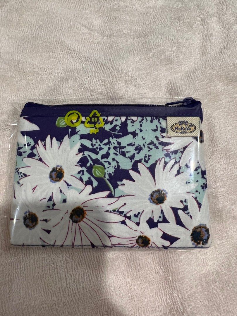 New NaRaYa tissue pouch with zip coin and notes compartment white ...