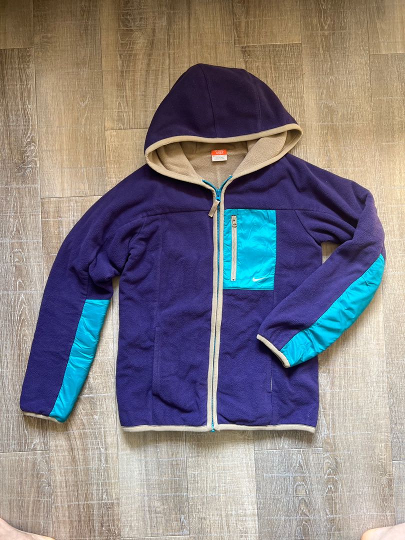 Nike freeze jacket, 女裝, 運動服裝 - Carousell