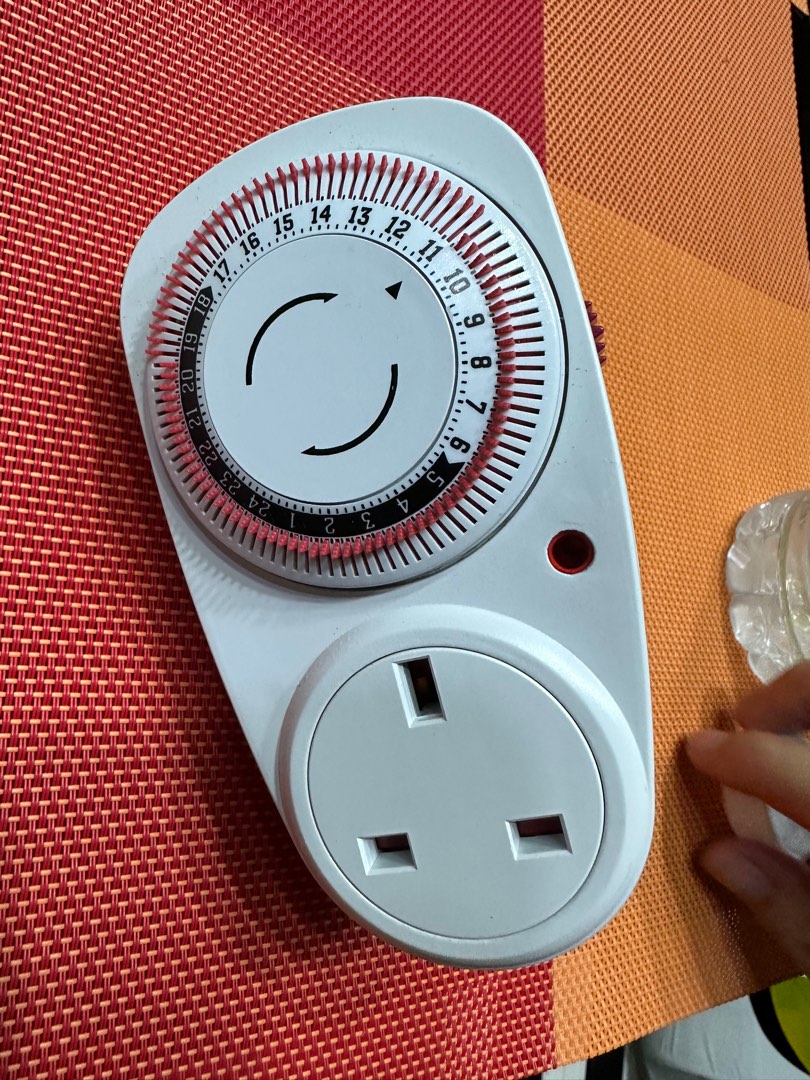 timer switch, Pet Supplies, Homes & Other Pet Accessories on Carousell