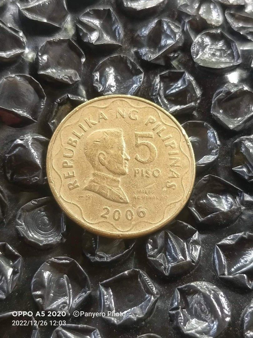 Rare 2006 five pesos very hard to find, Hobbies & Toys, Memorabilia ...