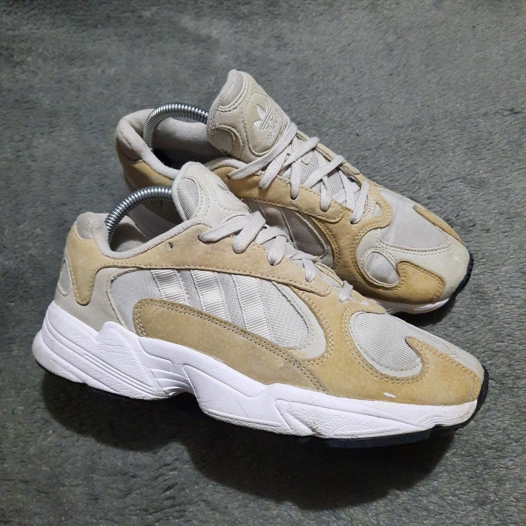 Sepatu Adidas, Fesyen Pria, Sepatu , Sneakers di Carousell
