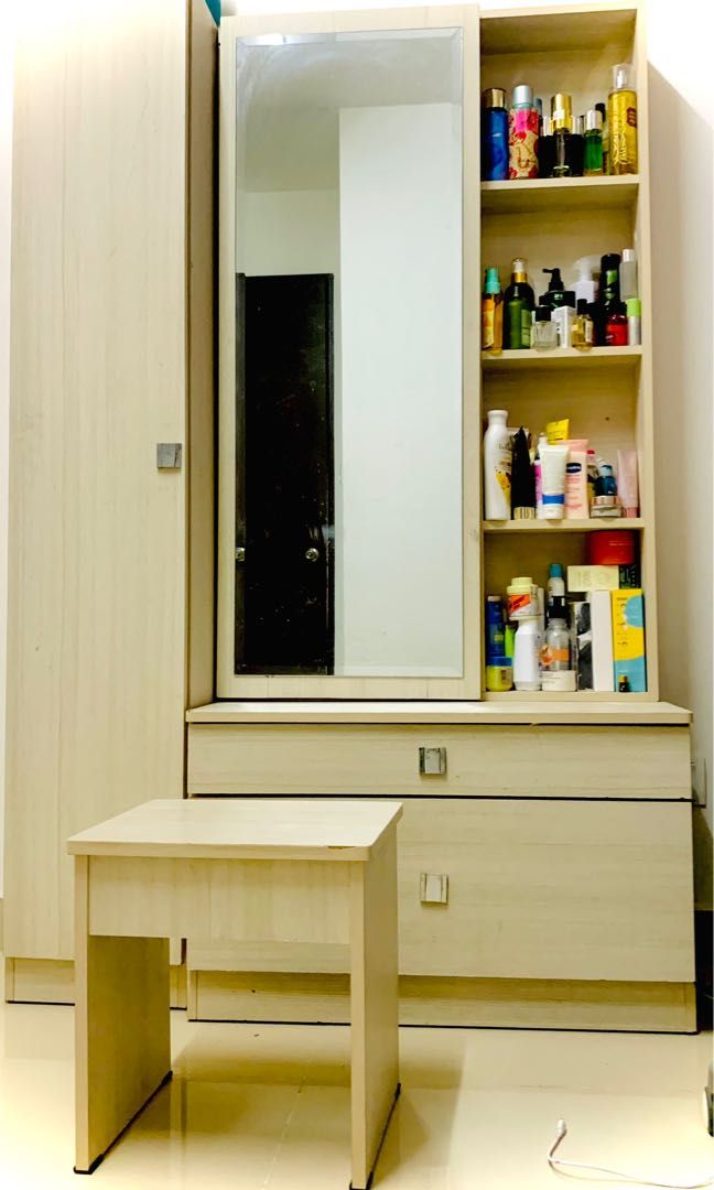 Set meja makeup cermin slide dan almari tepi siap bangku, Furniture ...