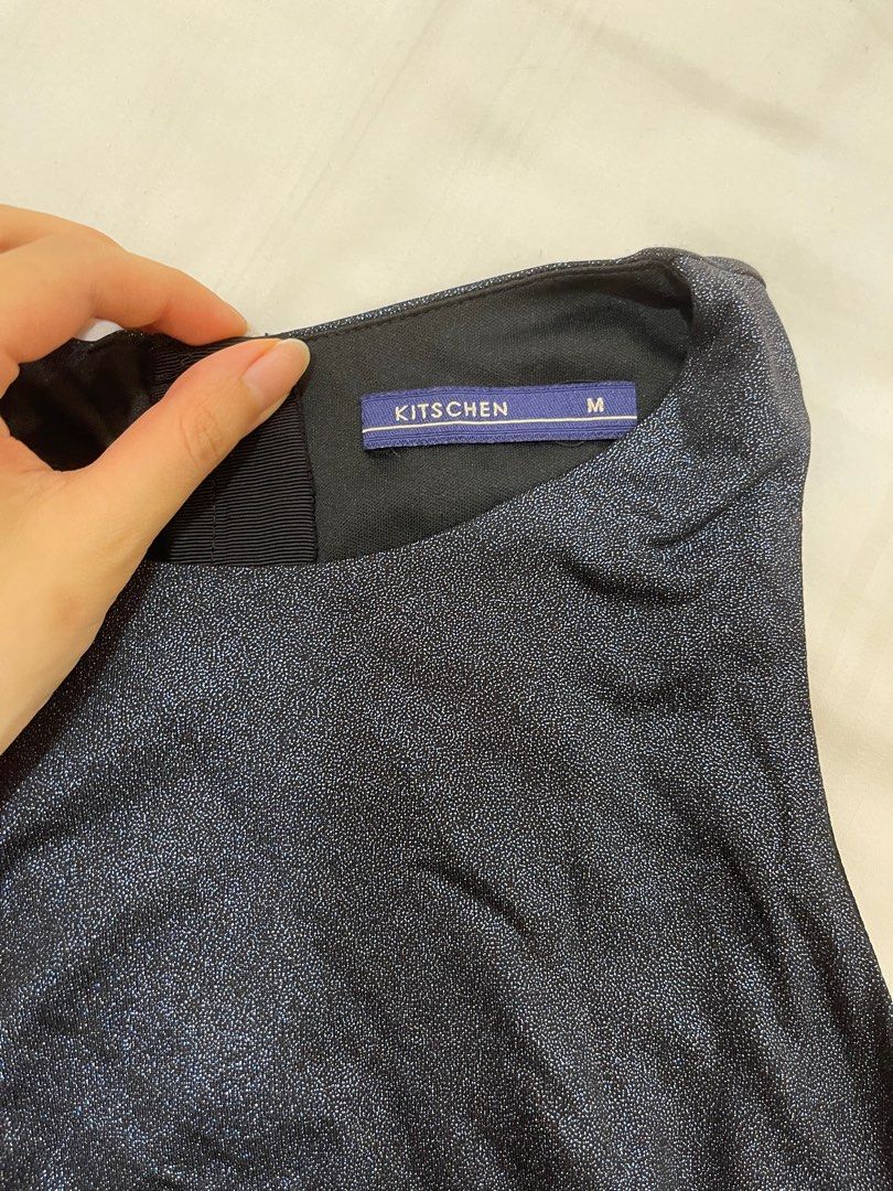 Shiny Dark Blue Top, Women's Fashion, Tops, Sleeveless on Carousell