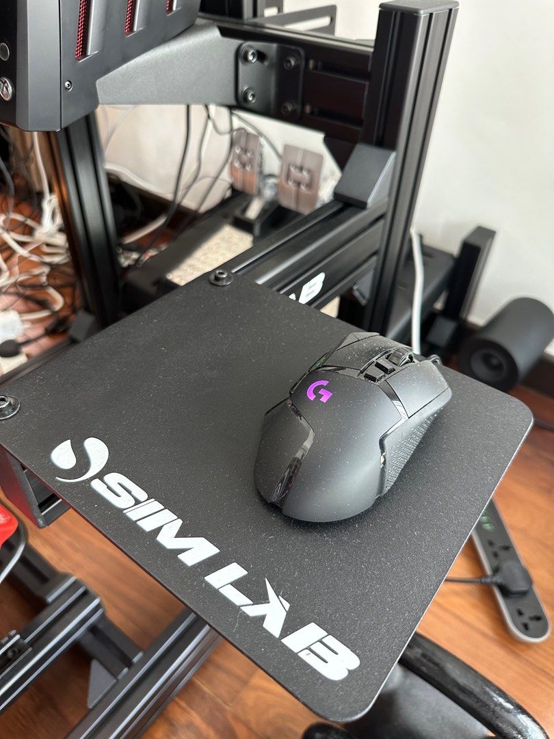 Sim Racing rig with Thrustmaster TS XW racing wheel, servo and pedals ...