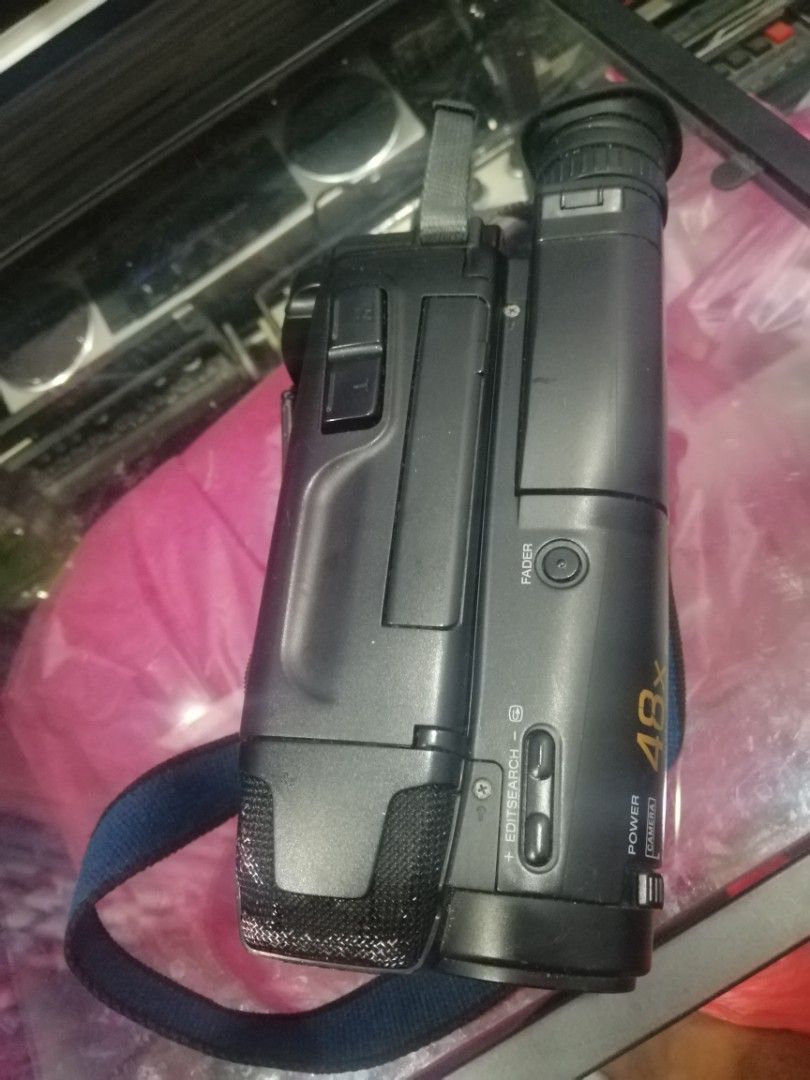 SONY VIDEO CAMERA RECORDER CCD-TR550E, Photography, Video Cameras on ...