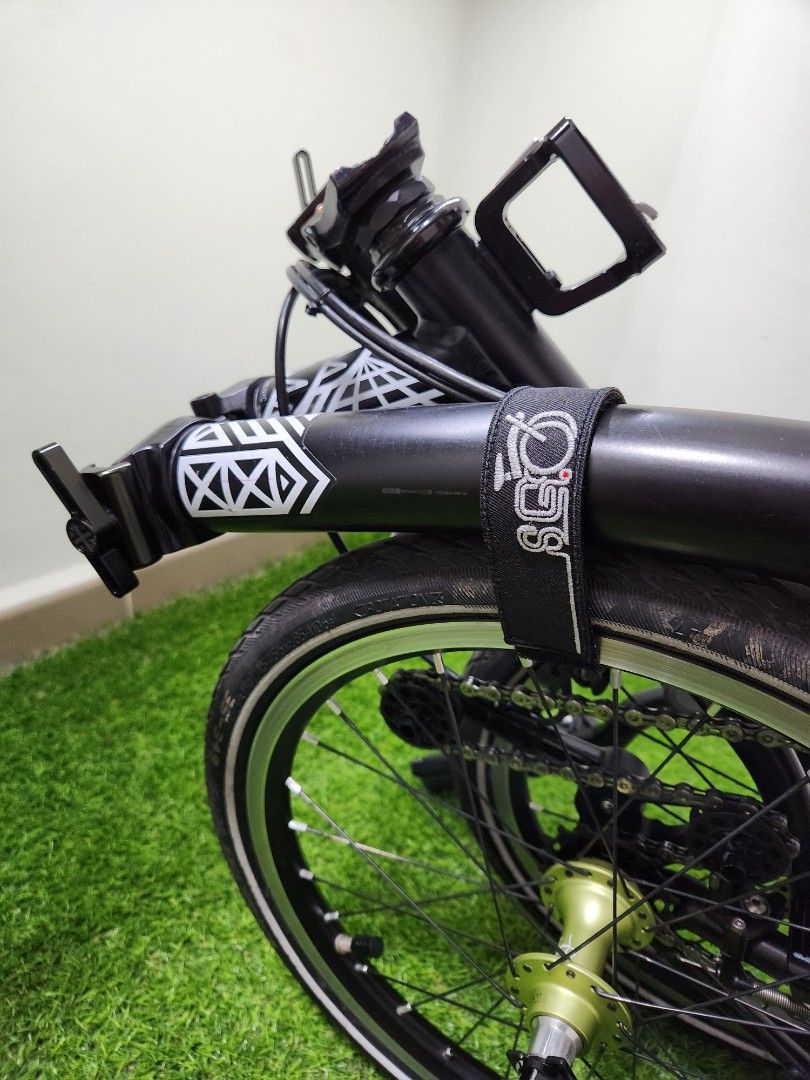 Tri-fold bicycle velcro strap, Sports Equipment, Bicycles & Parts ...