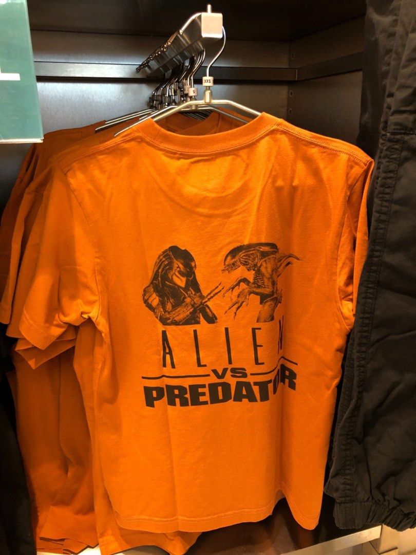 Uniqlo Men UT SCI-FI Movie Scene - Alien Vs Predator, Men's Fashion ...