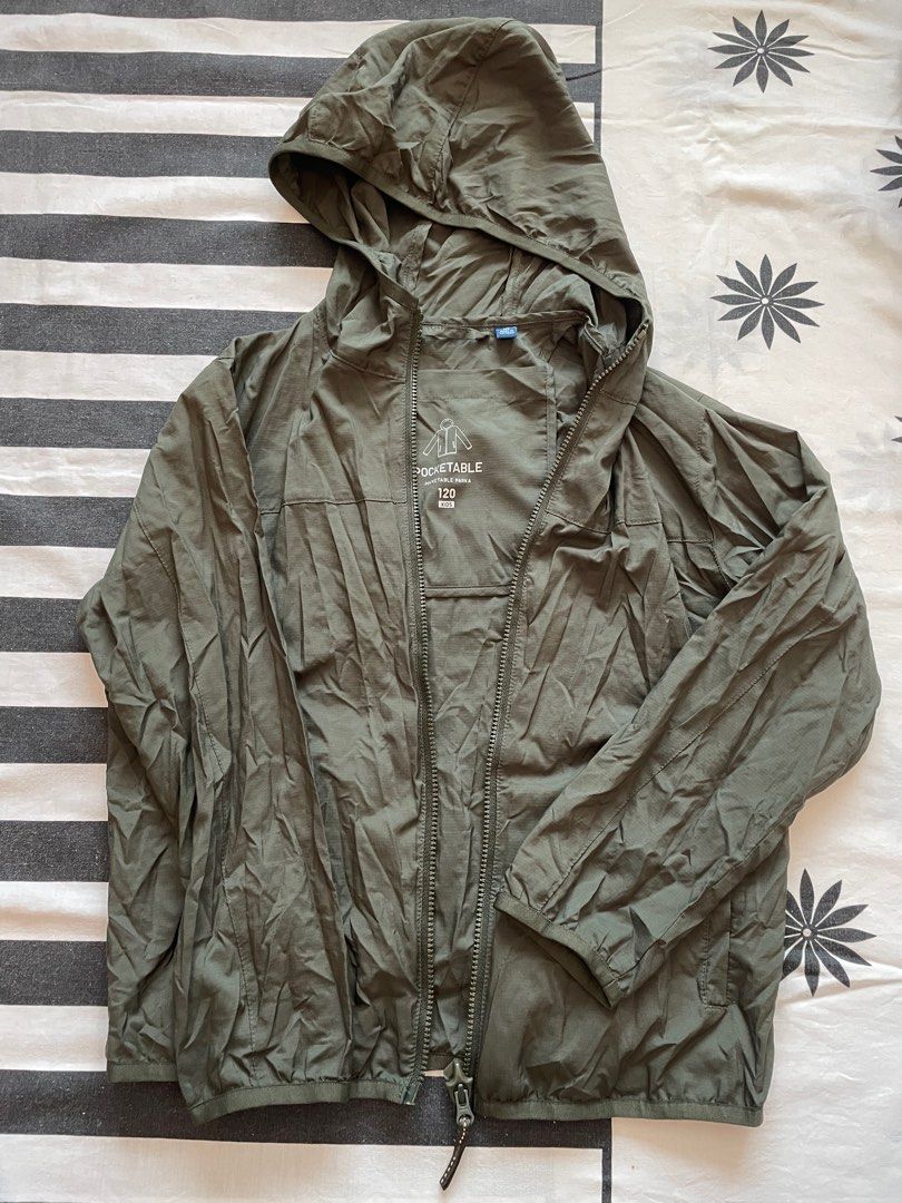 Uniqlo Pocketable Parka, Babies & Kids, Babies & Kids Fashion on Carousell
